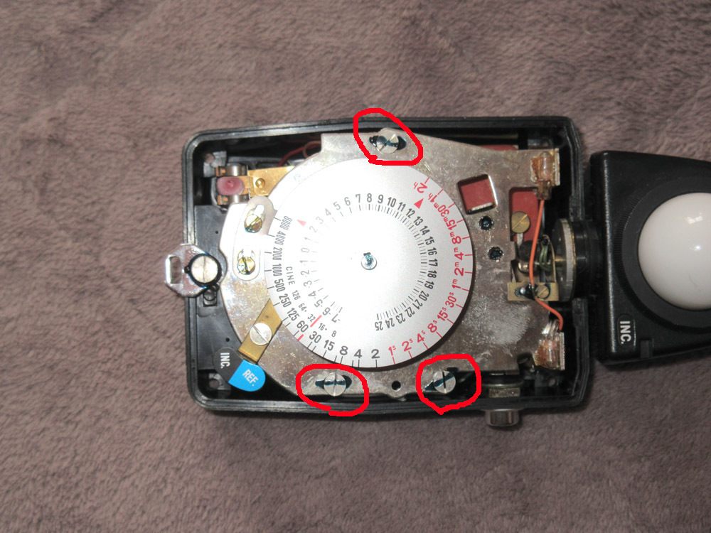 ミノルタの古い単独露出計 初代AUTO METER profeesional の修理 ミノルタの古い単独露出計 初代AUTO METER profeesional の修理